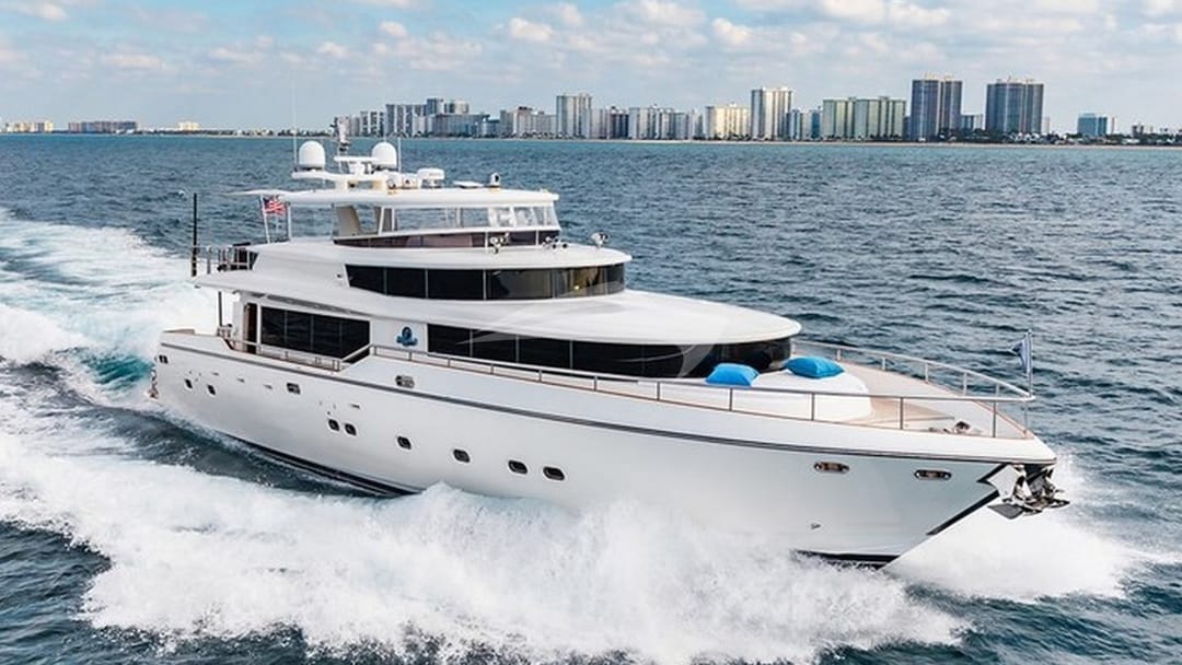 SOUTHERN BELLE Yacht Charter - 2006 Johnson Yachts Motor Yacht